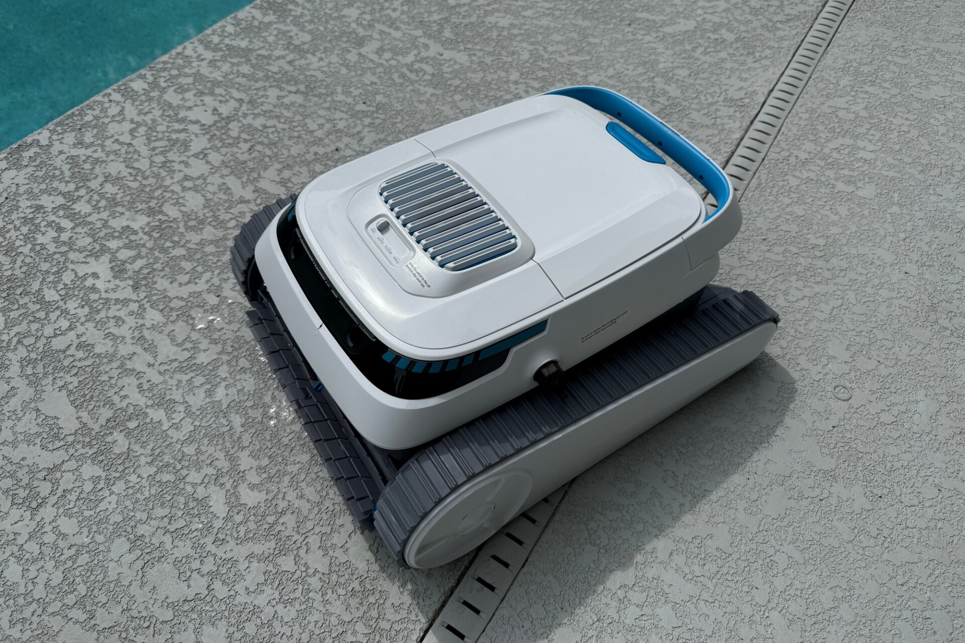 Airrobo PC10 robotic swimming pool cleaner review: A low-budget option ...